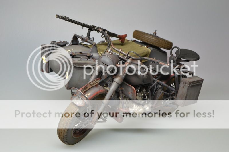 1/9 Italeri (ESCI) BMW R75 with sidecar - International Scale Modeller