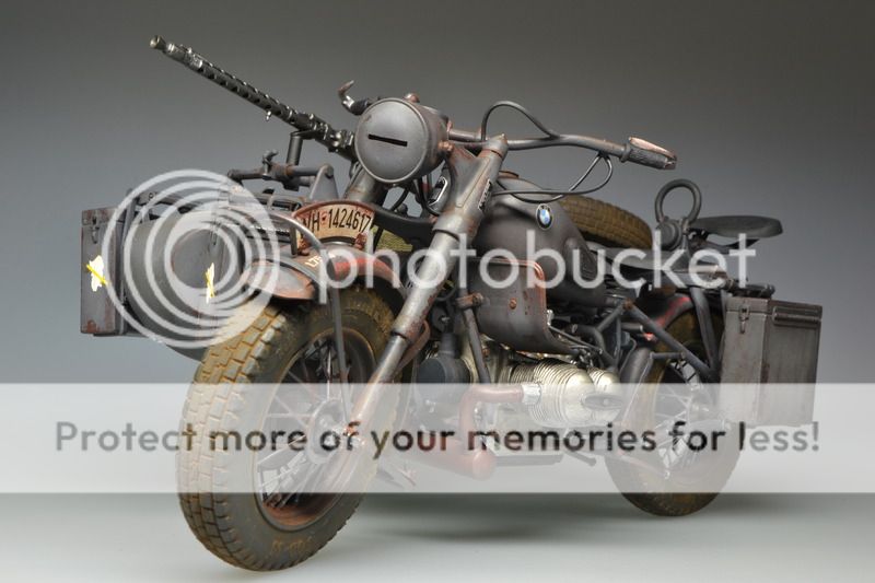 1/9 Italeri (ESCI) BMW R75 with sidecar - International Scale Modeller